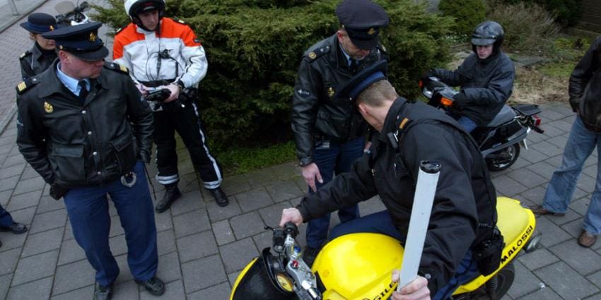 Is een opgevoerde brommer verzekerd? | Alpina