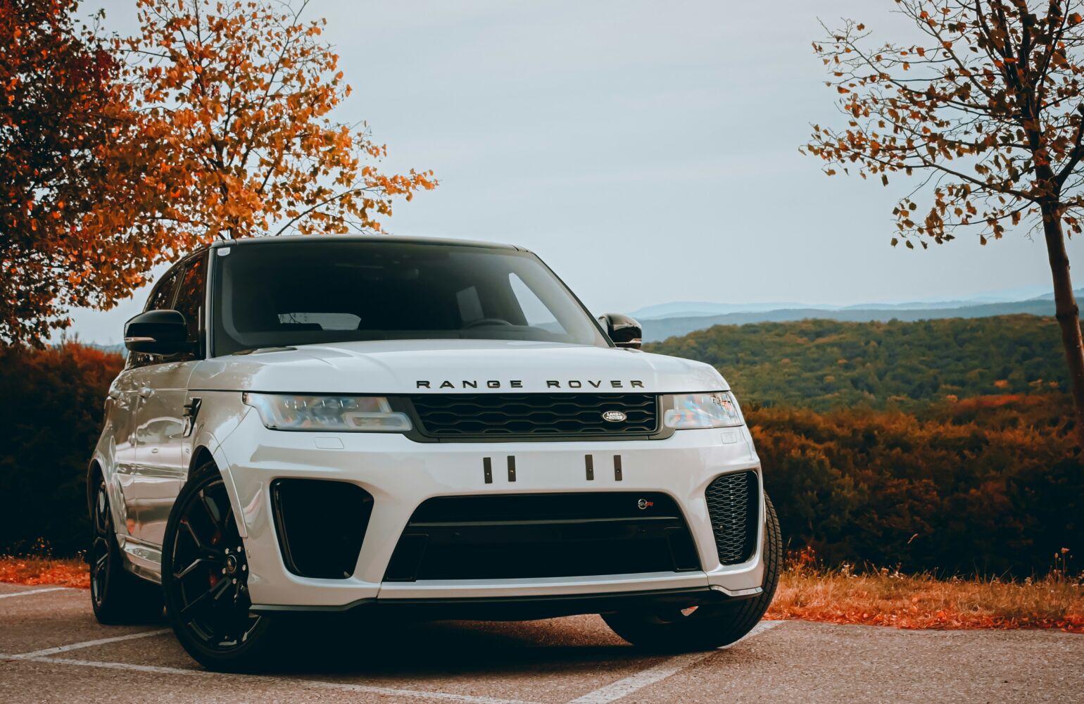Land Rover insurance | Discovery, Defender & Range Rover
